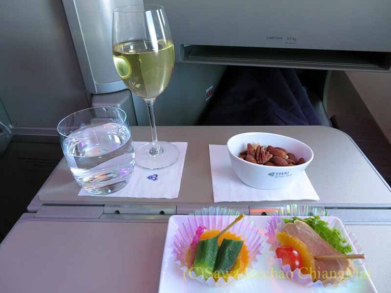 タイ国際航空TG643便成田発バンコク行きビジネスクラス搭乗記
